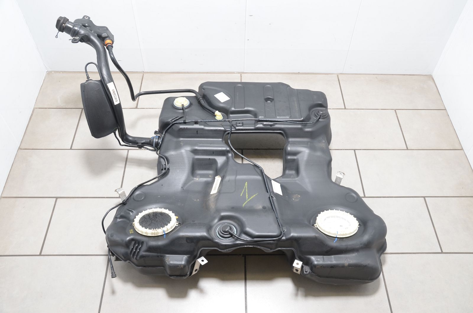 Tank Kraftstofftank Kraftstoffbehälter Diesel Audi A4 Quattro 8E 8H B7 ...